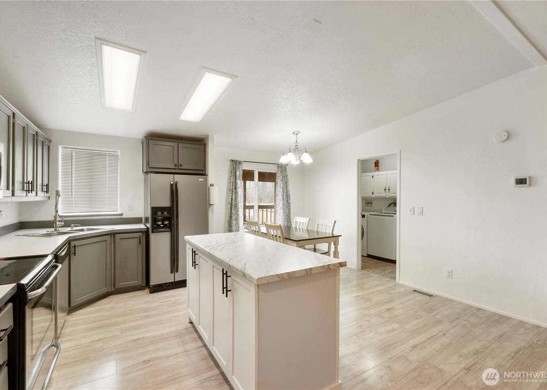 1617 80th St E, Tacoma, WA 98404 | Redfin 1617 80th St E, Tacoma, WA 98404 | Redfin