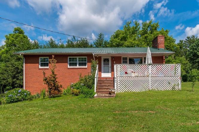 25 Thompson Cove Rd, Clyde, NC 28721 | Redfin 25 Thompson Cove Rd, Clyde, NC 28721 | Redfin