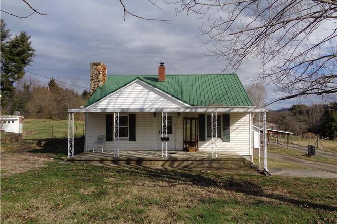 564 Thompson Cove Rd, Clyde, NC 28721 | Redfin 564 Thompson Cove Rd, Clyde, NC 28721 | Redfin