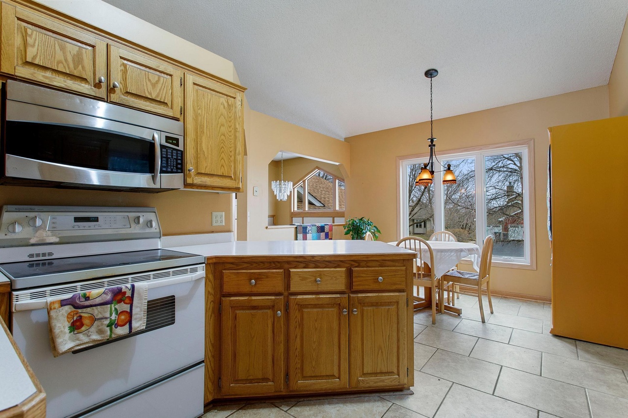 8616 Alisa Ct, Chanhassen, MN 55317 | MLS# 6175030 | Redfin 8616 Alisa Ct, Chanhassen, MN 55317 | MLS# 6175030 | Redfin