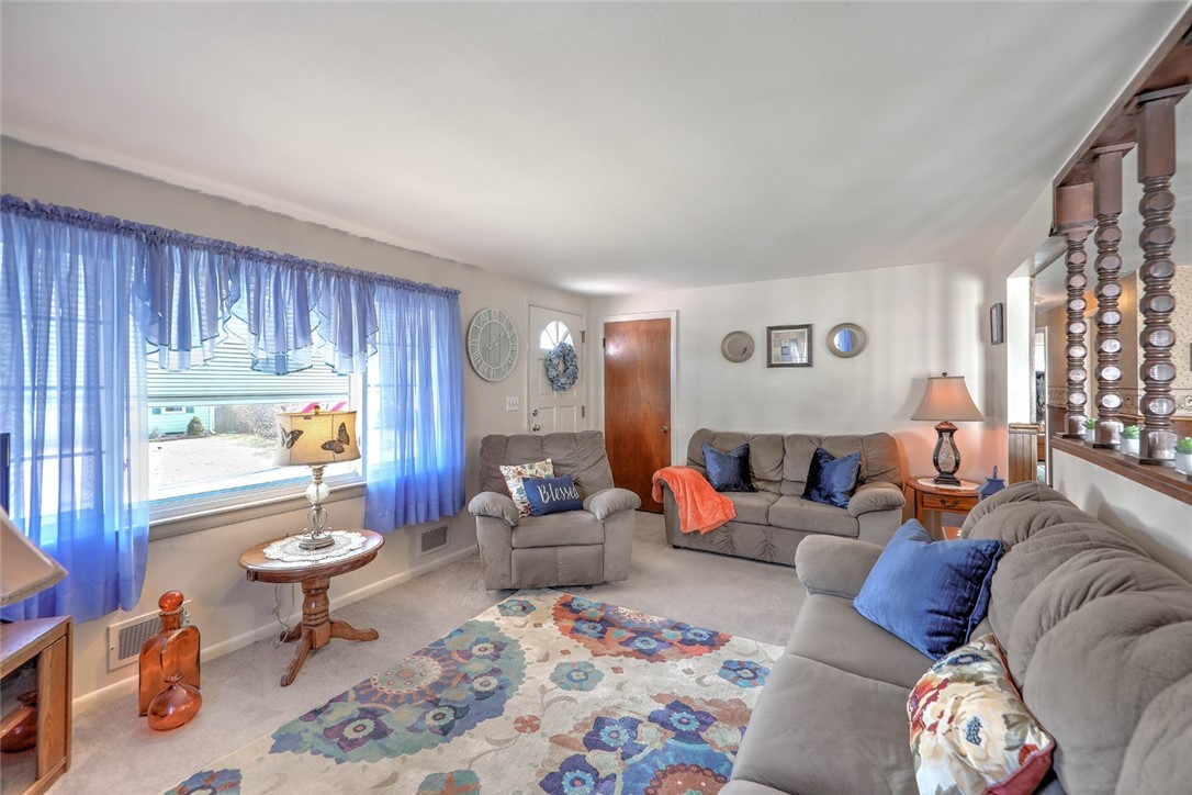 125 Adrian St, Warwick, RI 02886 | MLS# 1353378 | Redfin 125 Adrian St, Warwick, RI 02886 | MLS# 1353378 | Redfin