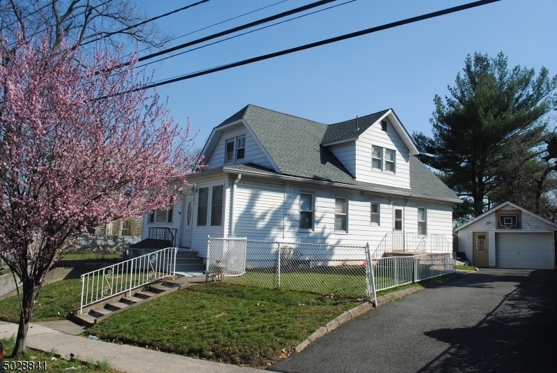 170 HOOVER Ave, Bloomfield Twp., NJ 07003-3867 | Redfin 170 HOOVER Ave, Bloomfield Twp., NJ 07003-3867 | Redfin