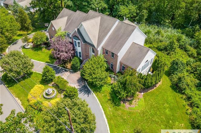 35 Old Mill Rd, Marlboro, NJ 07746 | MLS# 2354361M | Redfin 35 Old Mill Rd, Marlboro, NJ 07746 | MLS# 2354361M | Redfin