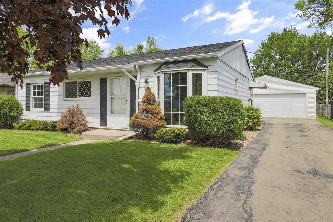 1051 Sterling Ave, Neenah, WI 54956 | Redfin 1051 Sterling Ave, Neenah, WI 54956 | Redfin