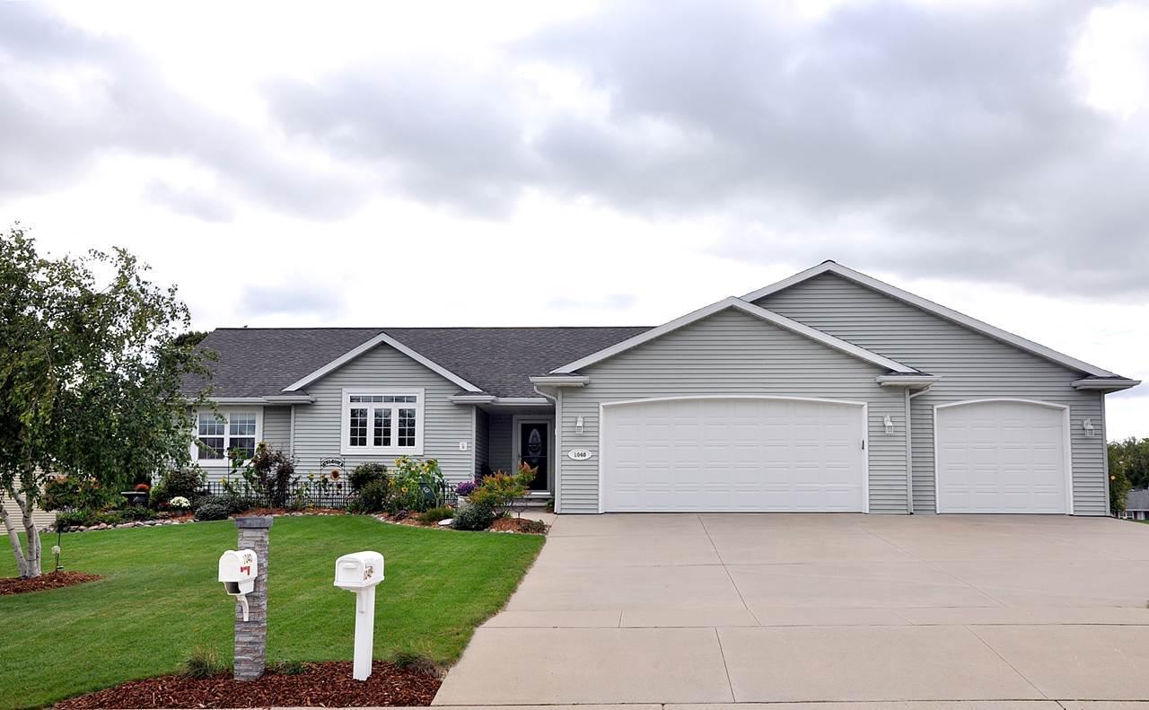 1040 Symphony Blvd, Neenah, WI 54956 | Redfin 1040 Symphony Blvd, Neenah, WI 54956 | Redfin