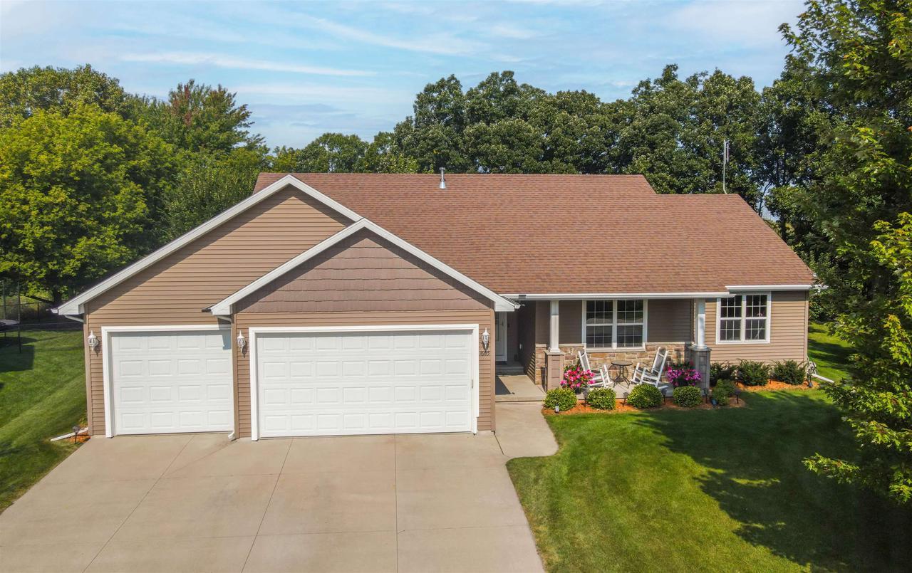 1605 Bluebird Ct, Neenah, WI 54956 | Redfin 1605 Bluebird Ct, Neenah, WI 54956 | Redfin