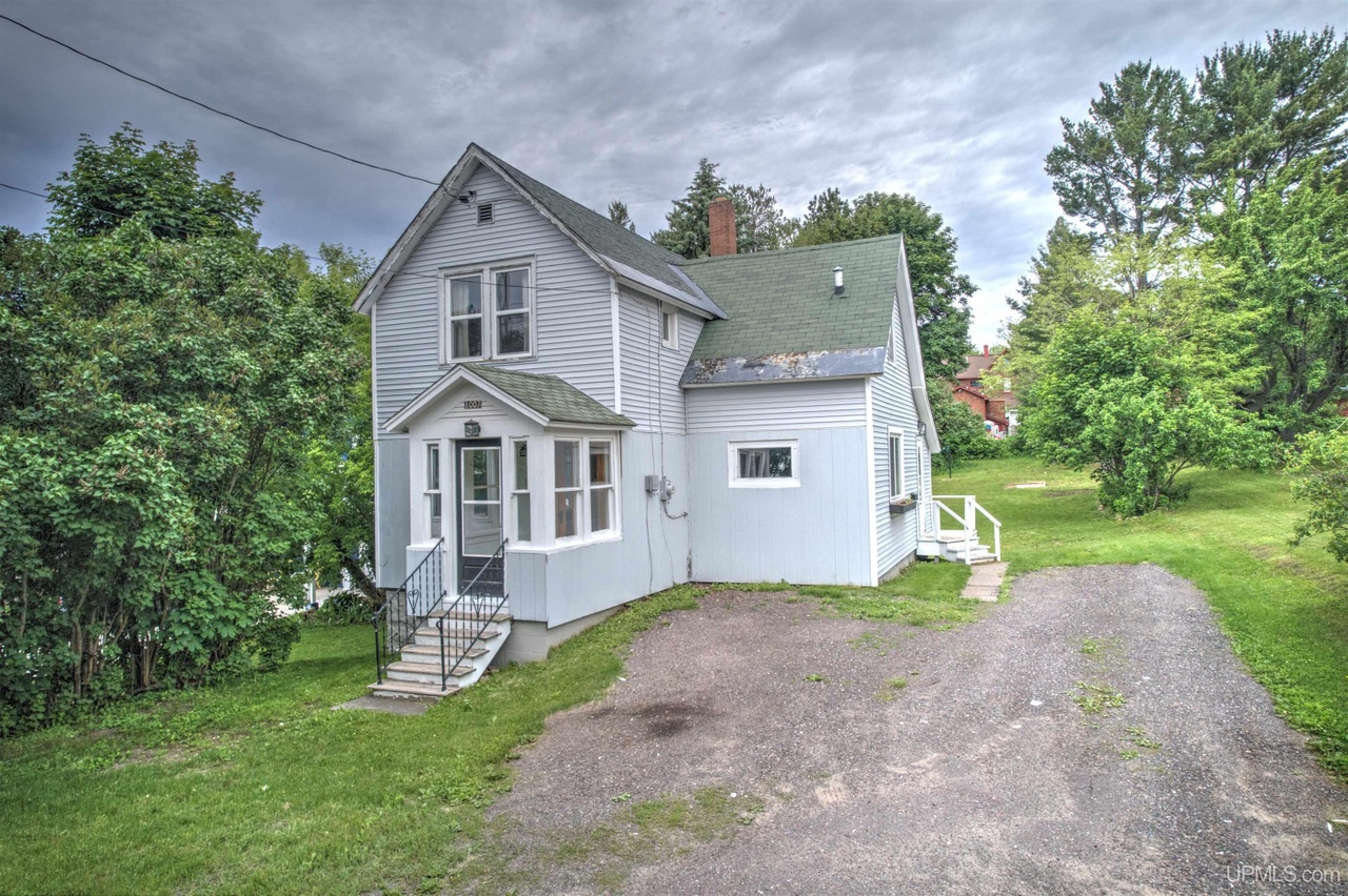 1007 Ingot St Hancock Mi 49930 Mls 50146179 Redfin