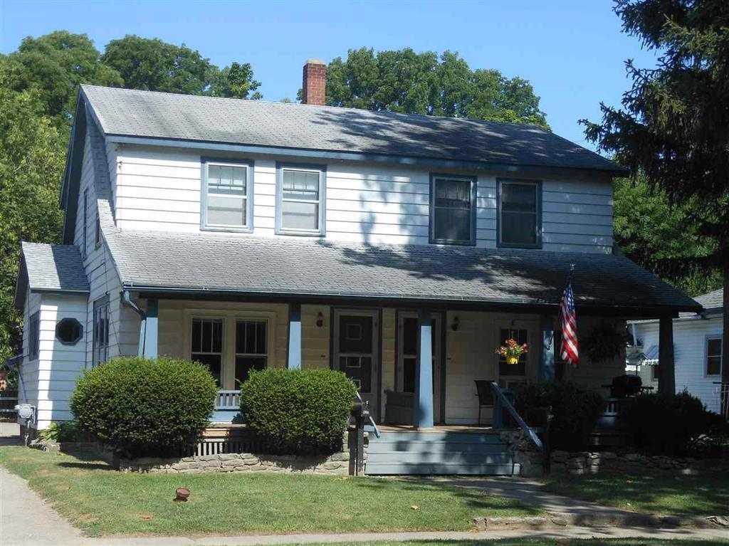 206 S Main St Vassar Mi 48768 Mls 5031388376 Redfin