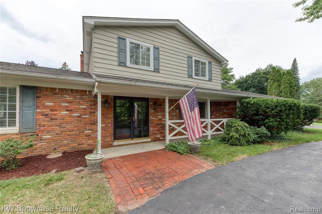 5471 Starwood Dr Commerce Twp Mi 48382 Mls 2210064643 Redfin