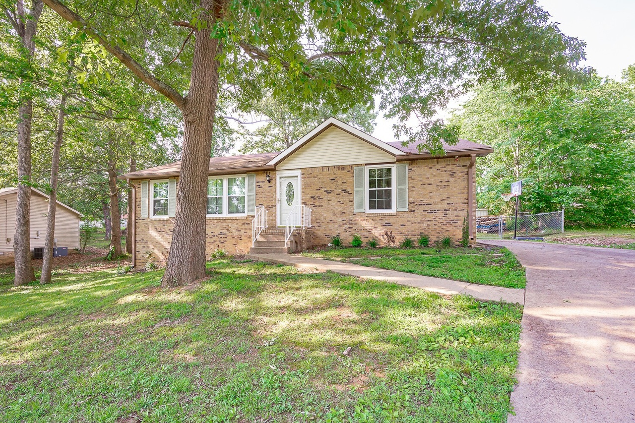 519 Mallory Dr, Clarksville, TN 37042 | MLS# 2529279 | Redfin 519 Mallory Dr, Clarksville, TN 37042 | MLS# 2529279 | Redfin