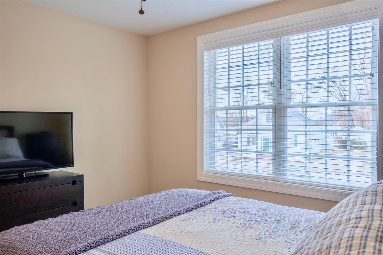 523 Coolidge Ave, Manchester, NH 03102 | Redfin 523 Coolidge Ave, Manchester, NH 03102 | Redfin