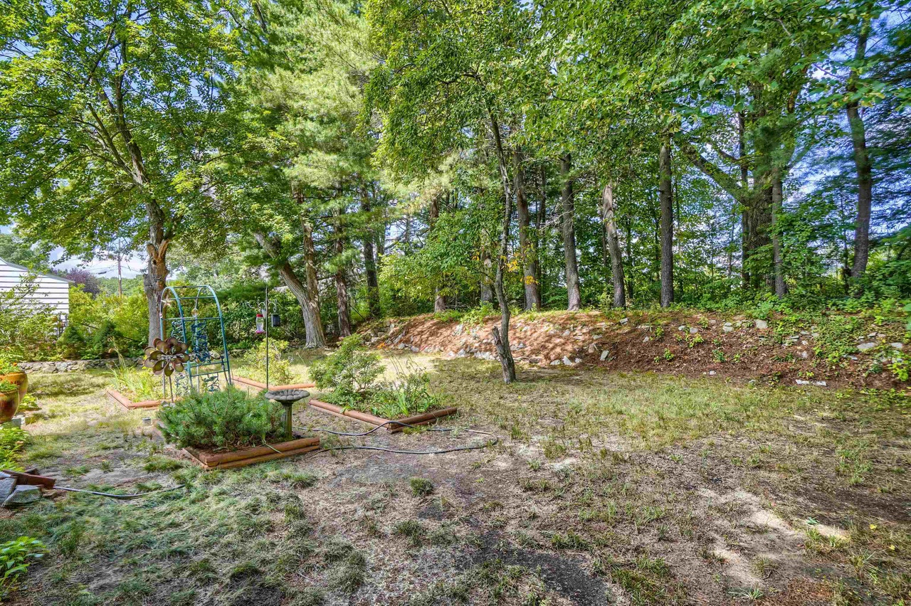 664 Coolidge Ave, Manchester, NH 03102 | Redfin 664 Coolidge Ave, Manchester, NH 03102 | Redfin