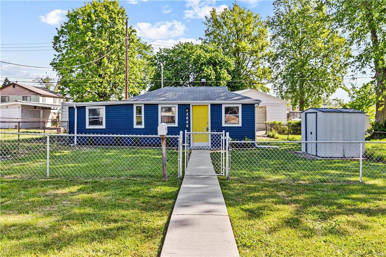 3649 Tesson St, St Louis, MO 63125 | MLS# 23066386 | Redfin