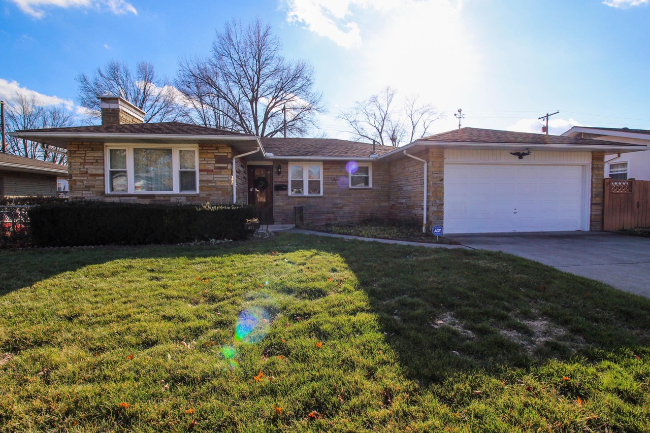897 Norris Dr, Columbus, OH 43224 | MLS# 219044725 | Redfin 897 Norris Dr, Columbus, OH 43224 | MLS# 219044725 | Redfin