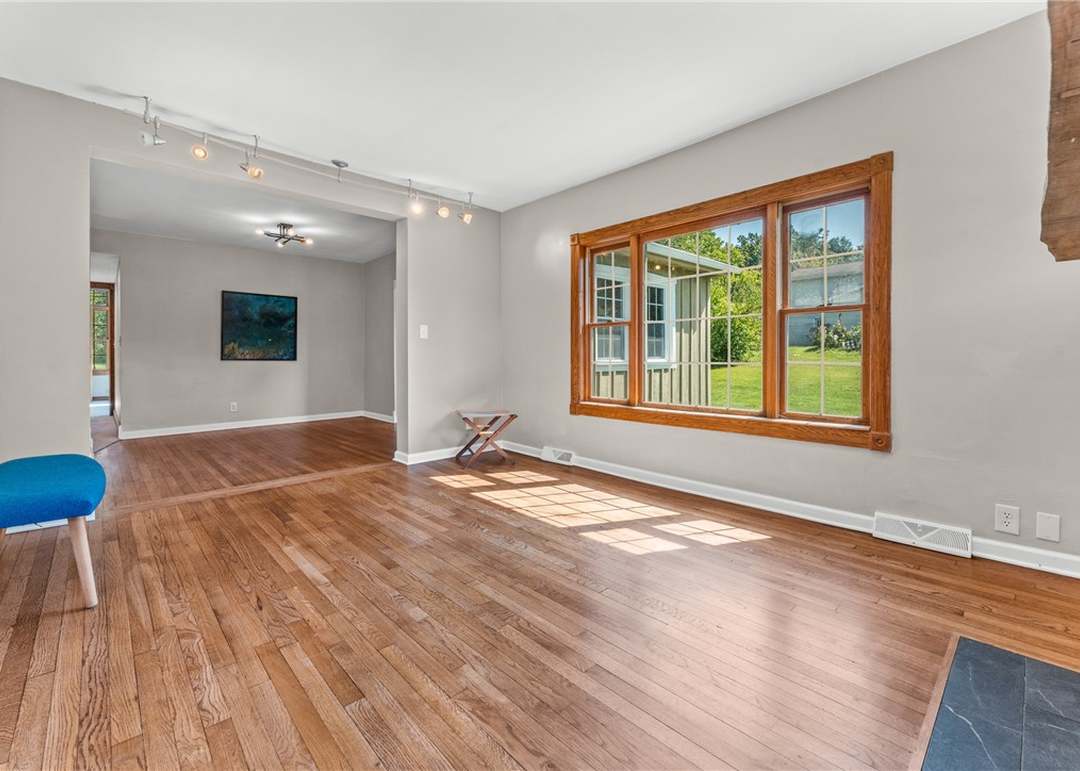 2734 Robertson, Sharpsville, PA 16150 | Redfin 2734 Robertson, Sharpsville, PA 16150 | Redfin