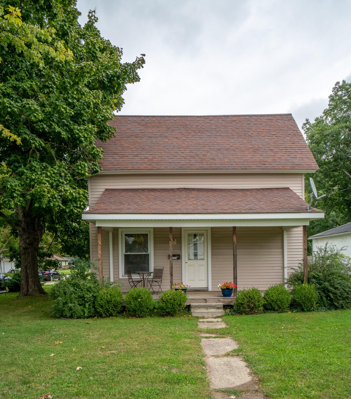 1324 Jordan Lake Ave, Lake Odessa, MI 48849 | MLS# 22041340 | Redfin 1324 Jordan Lake Ave, Lake Odessa, MI 48849 | MLS# 22041340 | Redfin