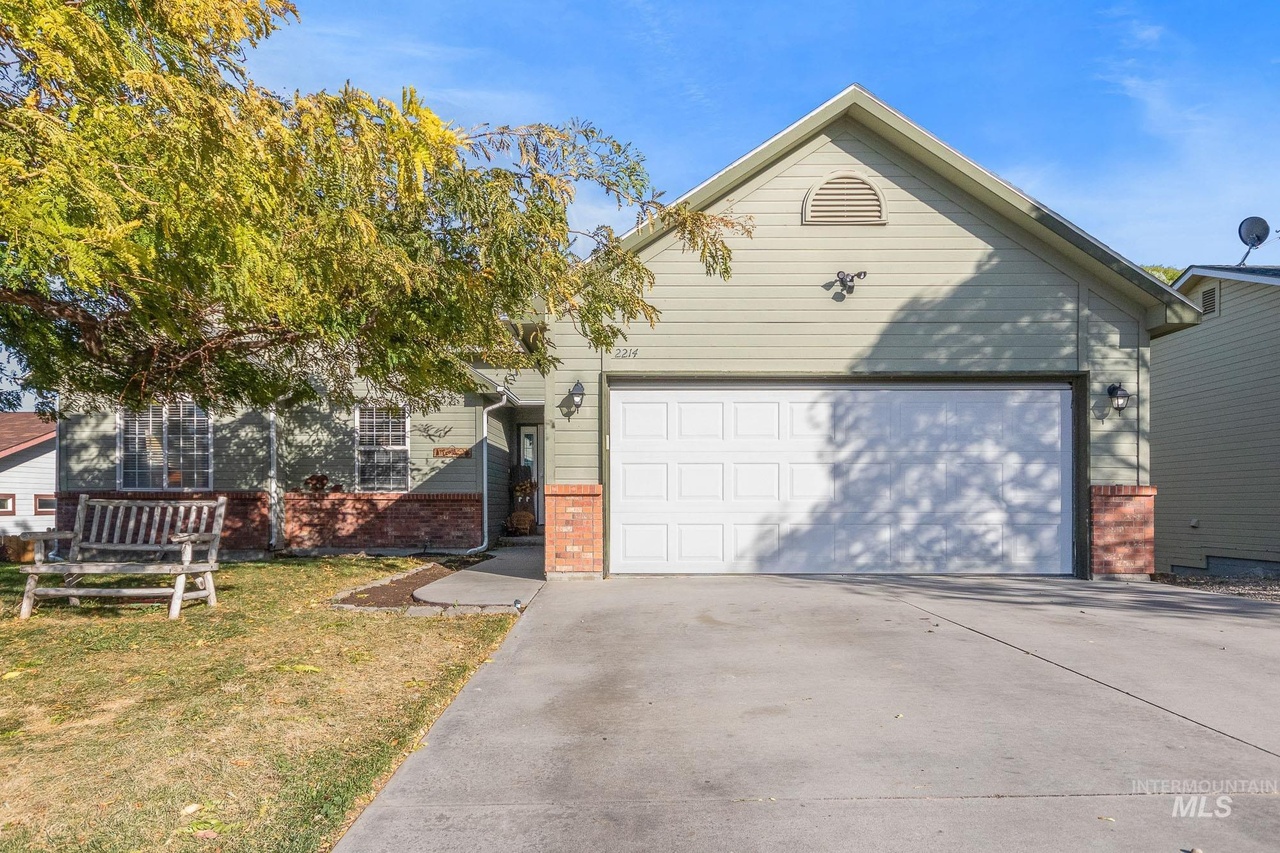 2214 S Ivy St Nampa Id 83686 6189 Mls 98822505 Redfin