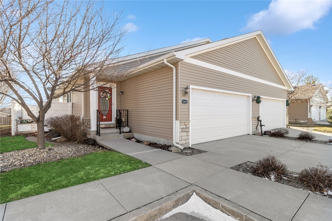 2824 Seneca Ct SW, Altoona, IA 50009 | MLS# 690319 | Redfin 2824 Seneca Ct SW, Altoona, IA 50009 | MLS# 690319 | Redfin