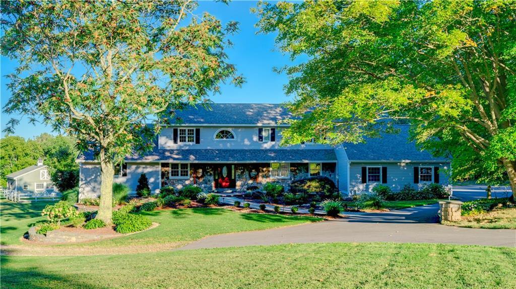 94 Tolland Grn Tolland Ct 06084 Mls G10167601 Redfin