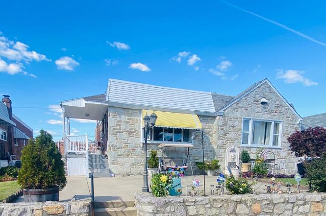 8908 Blue Grass Rd Philadelphia Pa 19152 Redfin