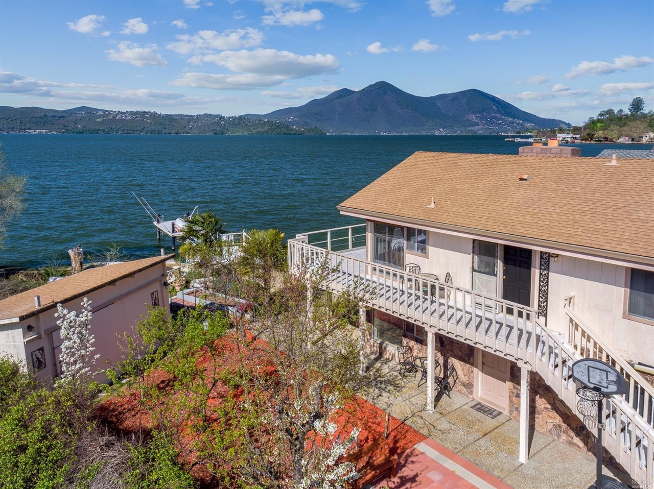 13319 Lakeshore Dr, Clearlake, CA 95422 | MLS# 22001772 | Redfin 13319 Lakeshore Dr, Clearlake, CA 95422 | MLS# 22001772 | Redfin