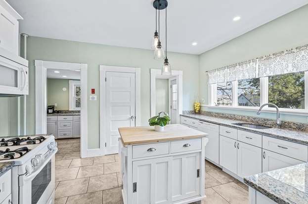 55 Gould St, Stoneham, MA 02180 | MLS# 72834803 | Redfin 55 Gould St, Stoneham, MA 02180 | MLS# 72834803 | Redfin