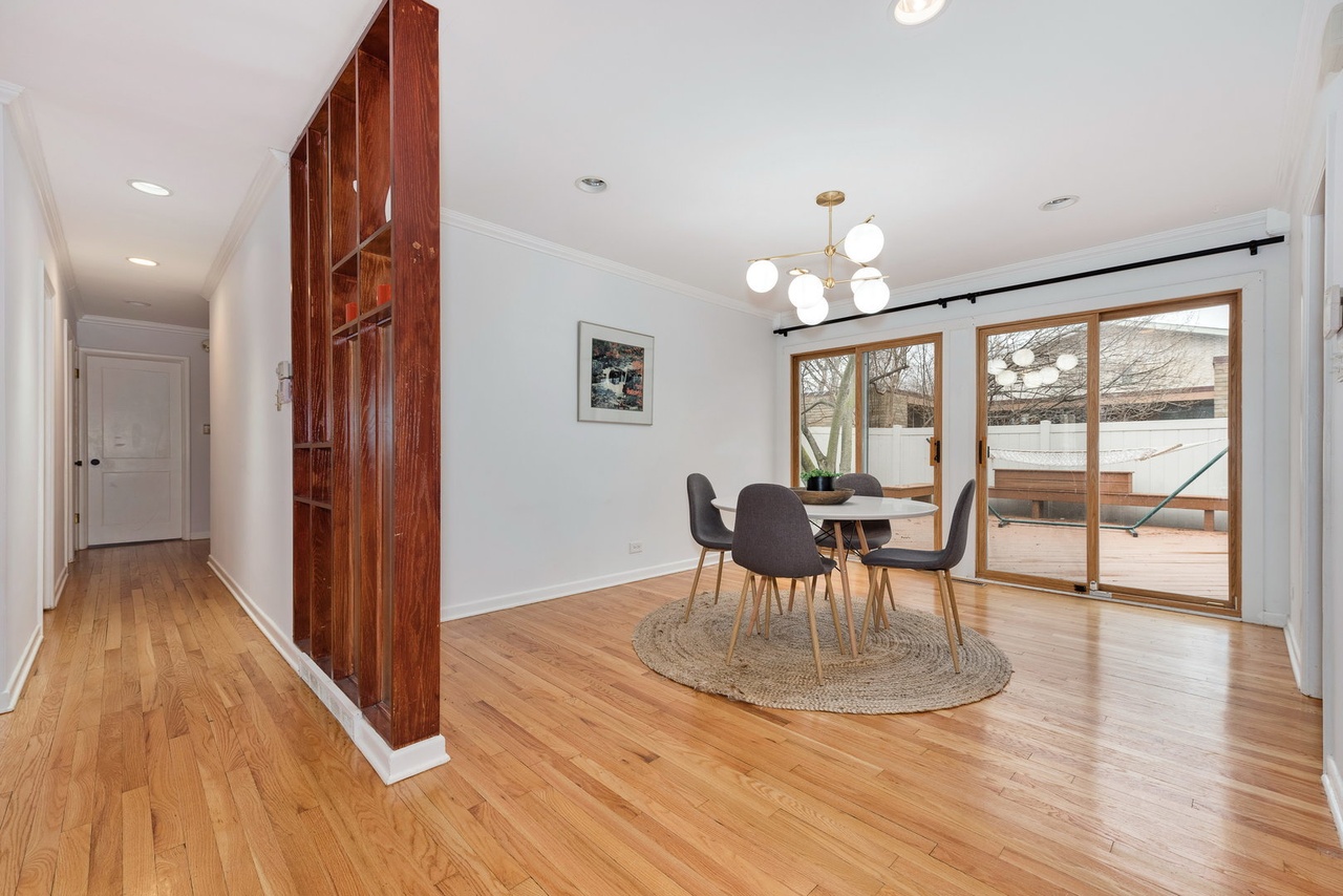 4601 Grove St, Skokie, IL 60076 | Redfin 4601 Grove St, Skokie, IL 60076 | Redfin