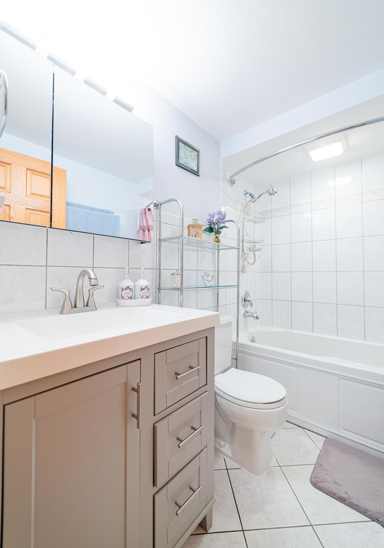 964 N Rohlwing Rd Unit 101A, Addison, IL 60101 | MLS# 11171261 | Redfin 964 N Rohlwing Rd Unit 101A, Addison, IL 60101 | MLS# 11171261 | Redfin