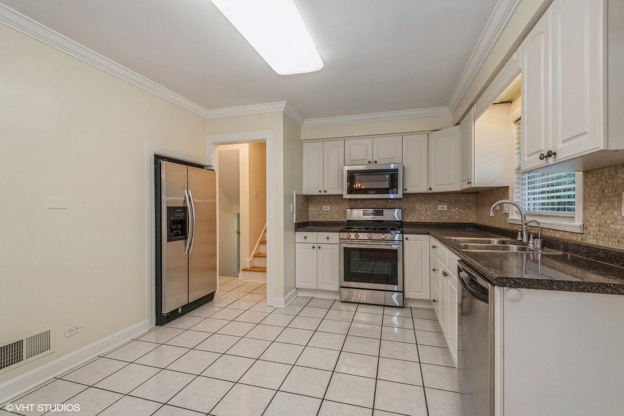 4355 Lyons St, Skokie, IL 60076 | MLS# 11939348 | Redfin 4355 Lyons St, Skokie, IL 60076 | MLS# 11939348 | Redfin