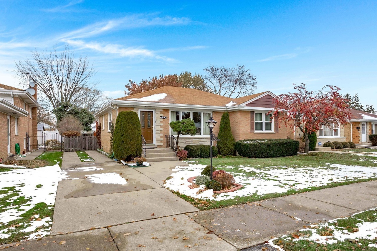 4950 Howard St, Skokie, IL 60077 | Redfin 4950 Howard St, Skokie, IL 60077 | Redfin