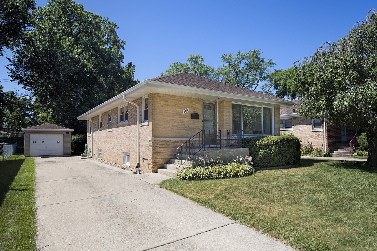 4411 Main St, Skokie, IL 60076 | MLS# 10024636 | Redfin 4411 Main St, Skokie, IL 60076 | MLS# 10024636 | Redfin