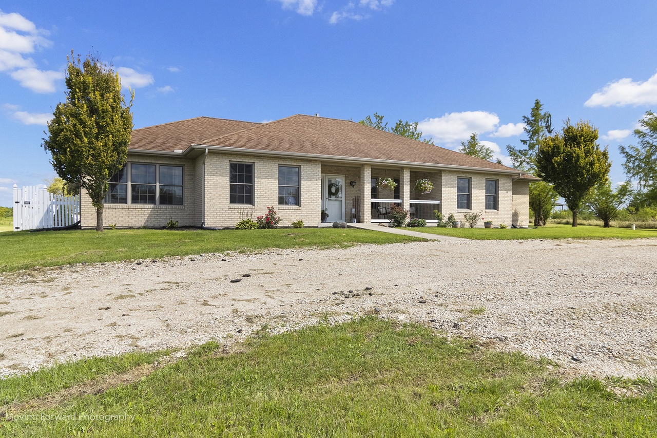 3408 E 2250th Rd Ottawa Il 61350 Mls 11914889 Redfin